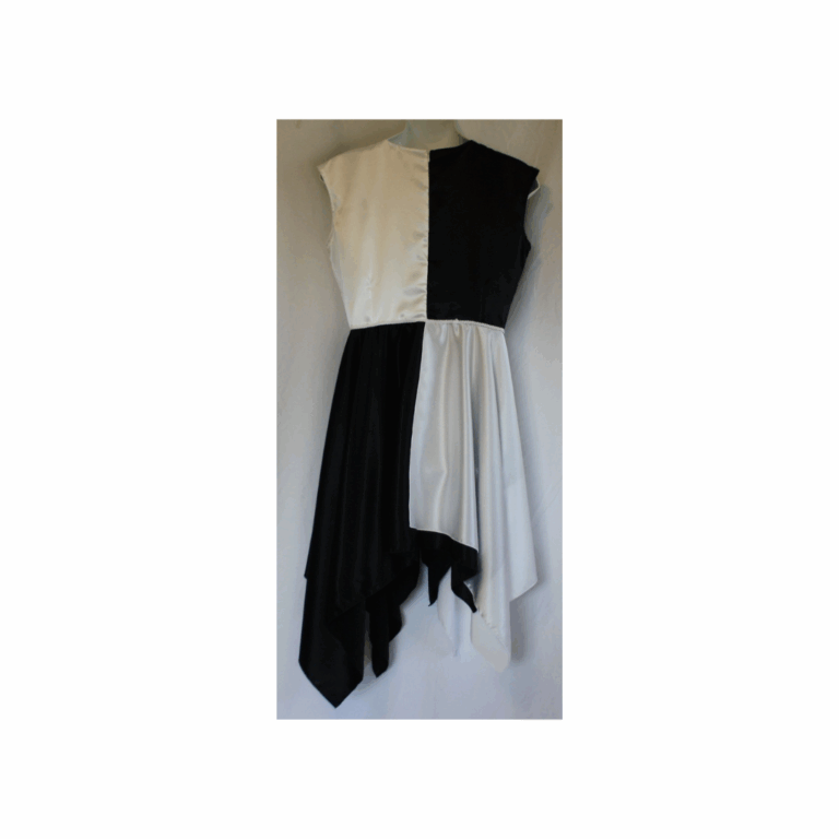 Black/White Two-Tone Satin Garment – Prenda de raso bicolor negro ...