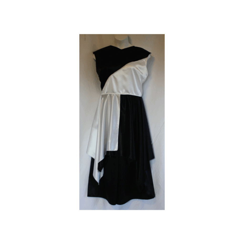 Black/White Two-Tone Satin Garment – Prenda de raso bicolor negro ...